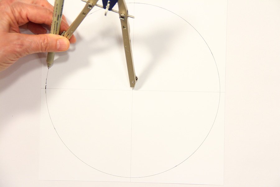 How to Draw a Mandala With a Compass - HowToGetCreative.com